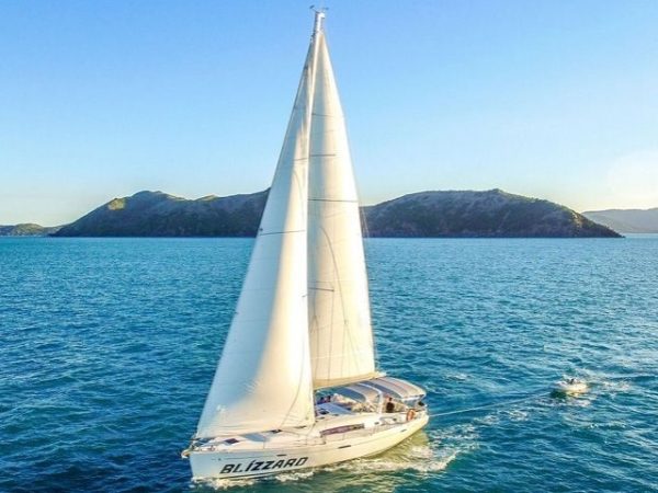 Whitsundays Tours from Airlie Beach | Whitsundays Sailing Adventures